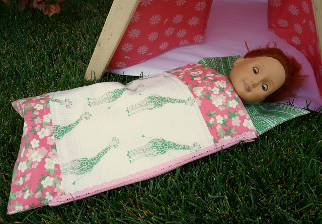 Tutorial Doll Sleeping Bag With An Exposed Lace Zipper Sewing