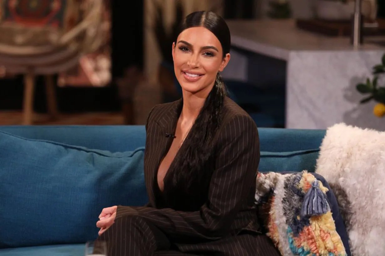 Kim Kardashian 這樣回應質疑她當律師的酸民！