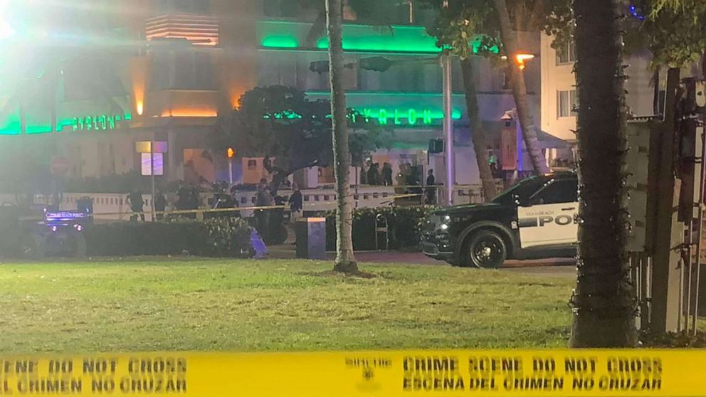 Miami Beach Imposes A Curfew After Two People Were Killed During Spring