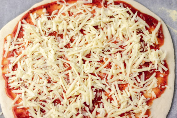 Easy Cheese And Tomato Pizza My Active Kitchen