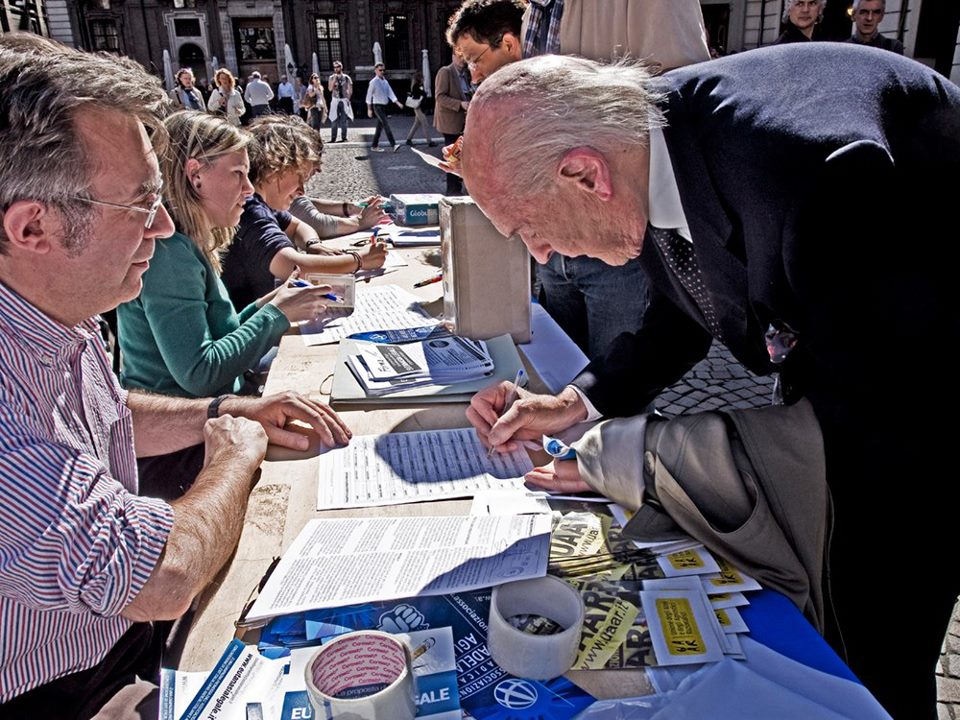 Eutanasia Legale Torino Città Capofila Nella Raccolta Firme Sabato E