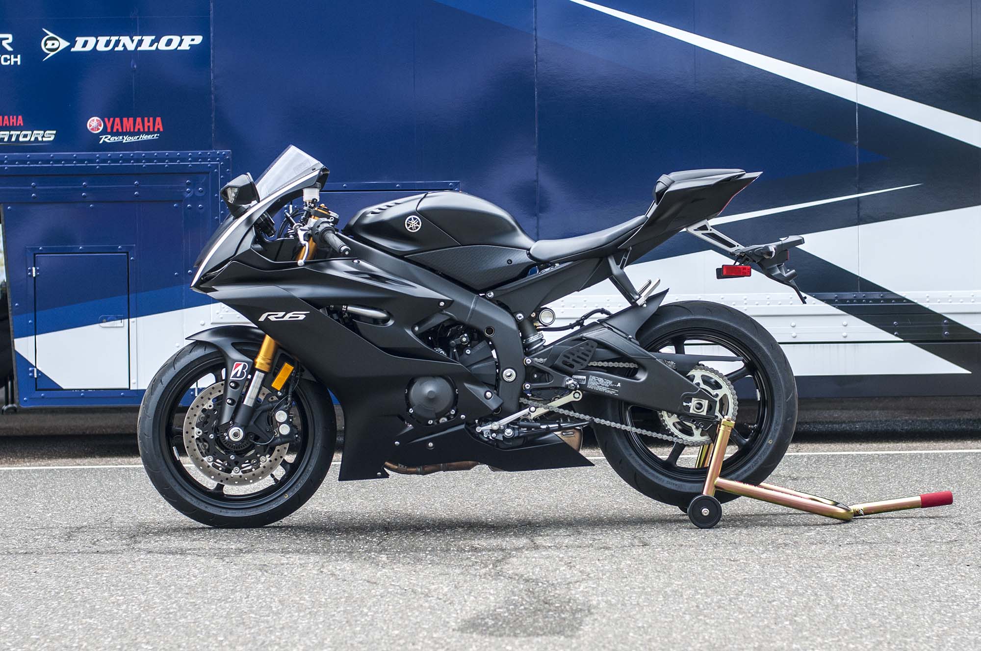 Up Close With The 2017 Yamaha Yzf R6 Asphalt And Rubber