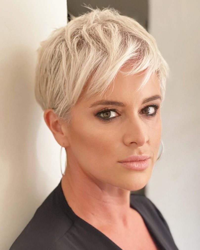 Top 109 Short Haircuts For Fine Straight Hair Over 50