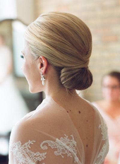 Classic Hairstyles For The Over 50 Bride