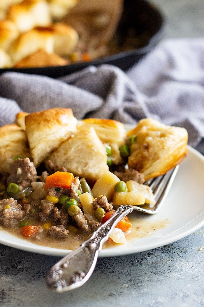 Easy Skillet Beef Pot Pie Recipe Video Julies Eats And Treats