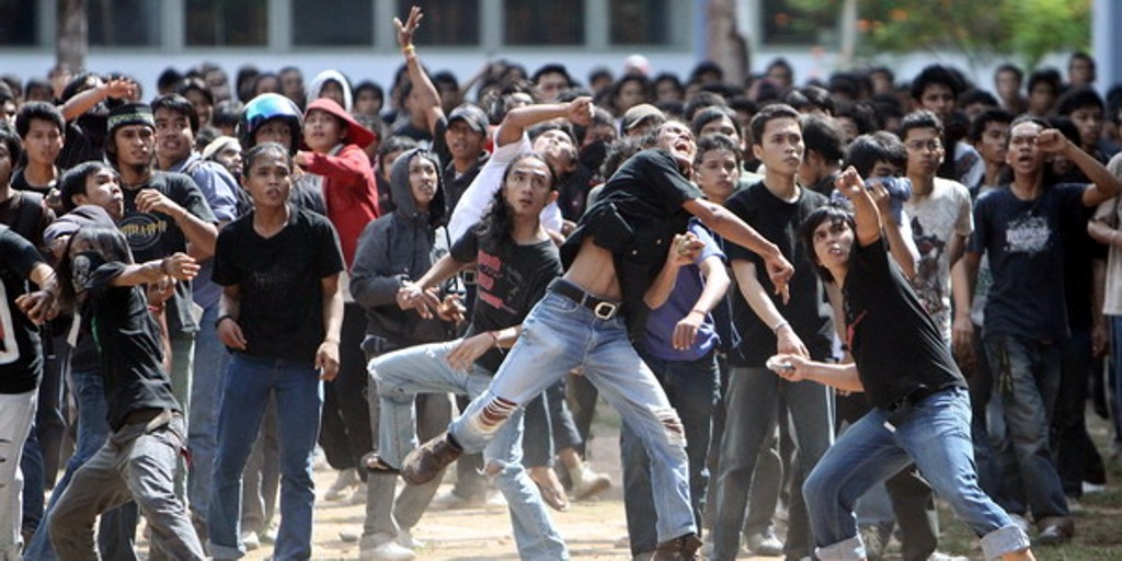 Gambar Hardiknas Tawuran Pelajar Warnai Peringatan Hardiknas Di