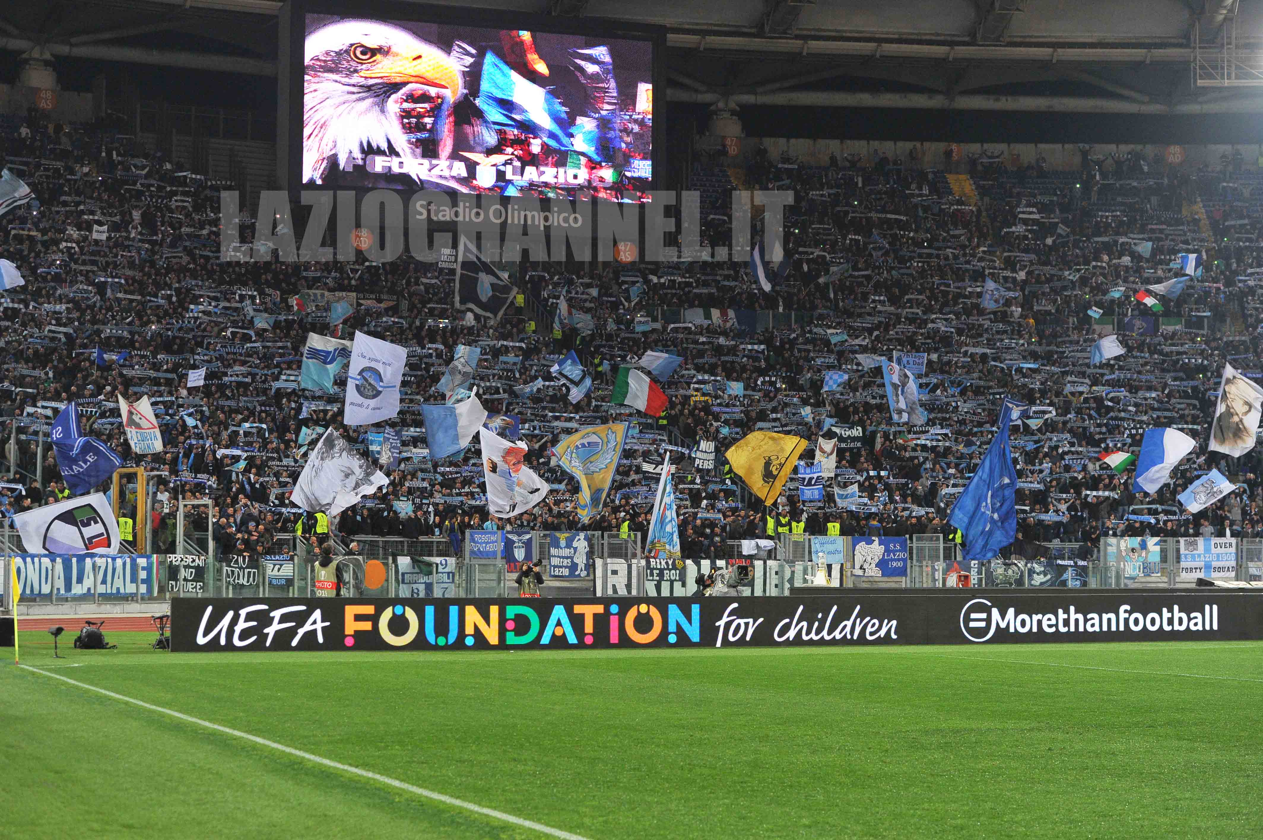 Foto La Curva Nord Saluta De Rossi