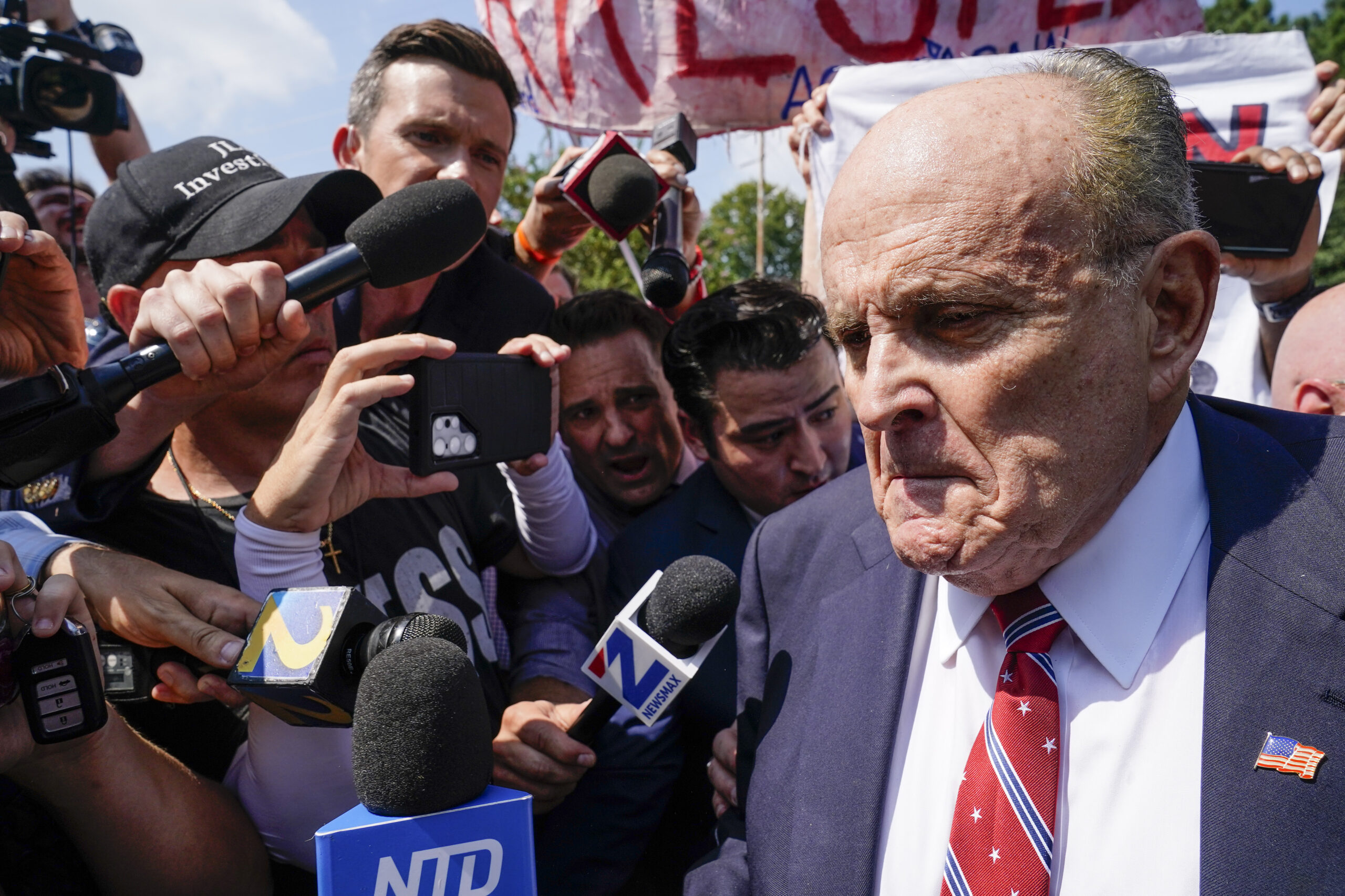 Rudy Giuliani Pleads Not Guilty In Georgia Election Case Wont Attend