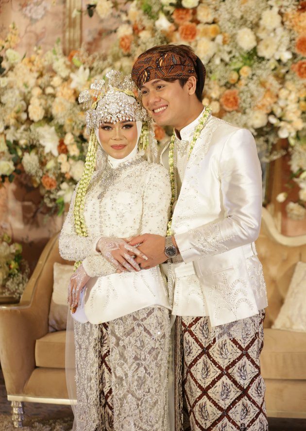 Gambar Baju Pengantin Adat Sunda 100 Inspirasi Baju Kebaya Pengantin