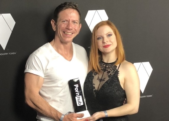 Lady Olivia Fyre Wins Top Threesome Performer At The Pornhub Awards