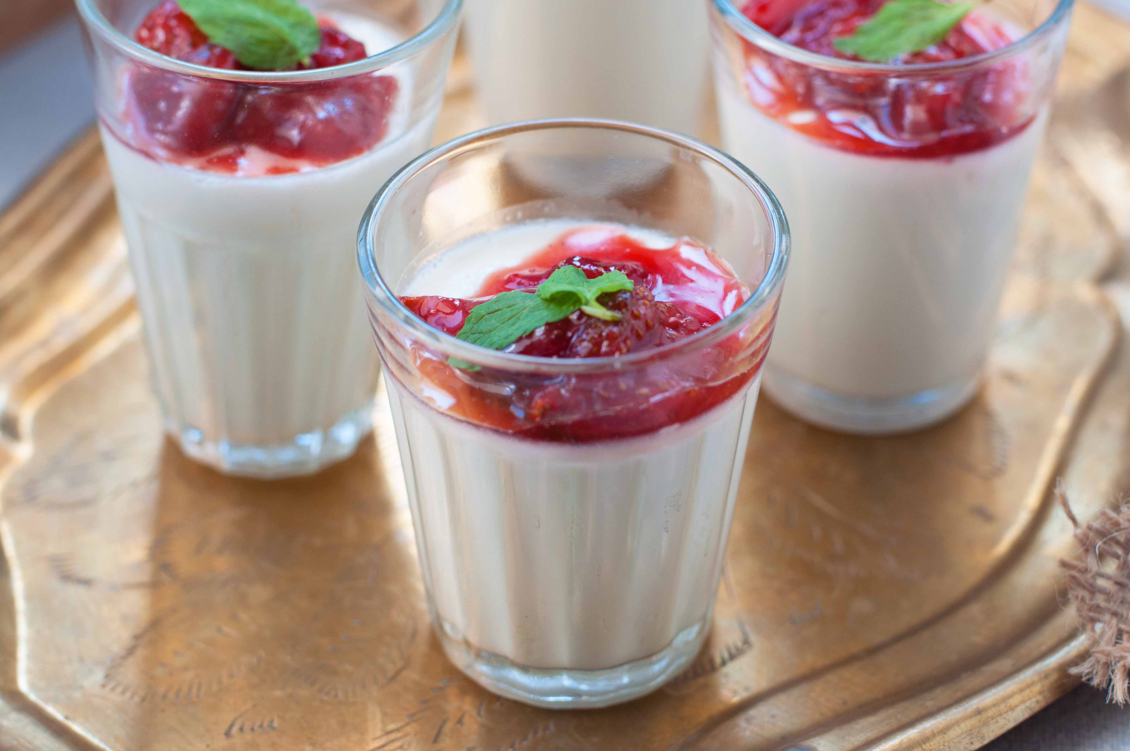 The Best Italian Vanilla Panna Cotta With Strawberry Compote