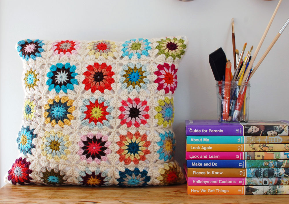 How To Crochet A Granny Square With A Circle Center Wise Craft Handmade