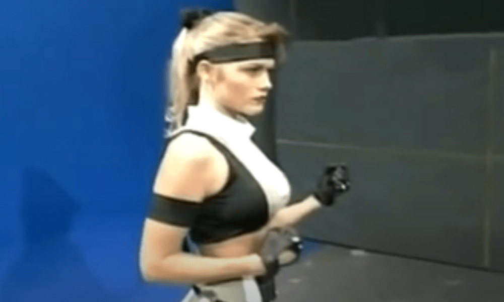 Sonya Blade Actress Kerri Hoskins Puts On The Iconic Costume 25 Years