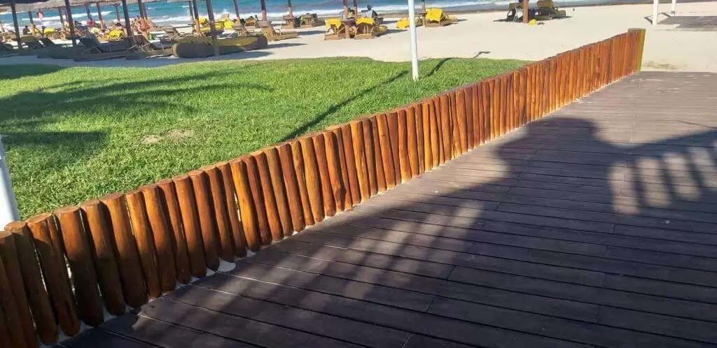 Construcción De Cercas De Madera En Playa Del Carmen Gecko Palapas