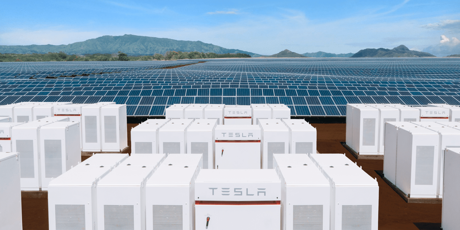 An Incredible Drone Video Of Teslas Solar Powerpacks Project