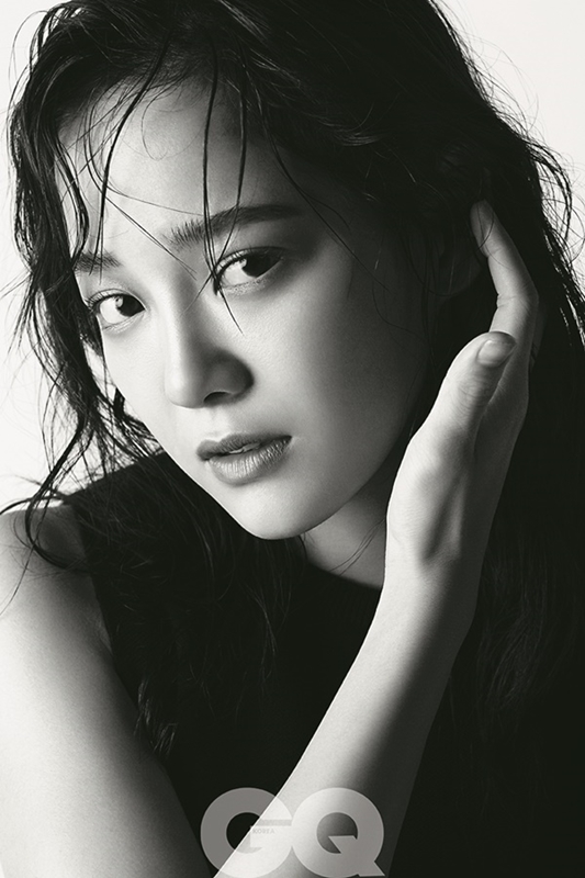 Gugudans Kim Sejeong Displays Her Natural Beauty In Latest Gq Spread