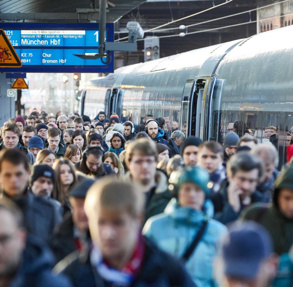 Streik Deutsche Bahn Gdl Bahn Streik So Haben Sich Gdl Und Deutsche