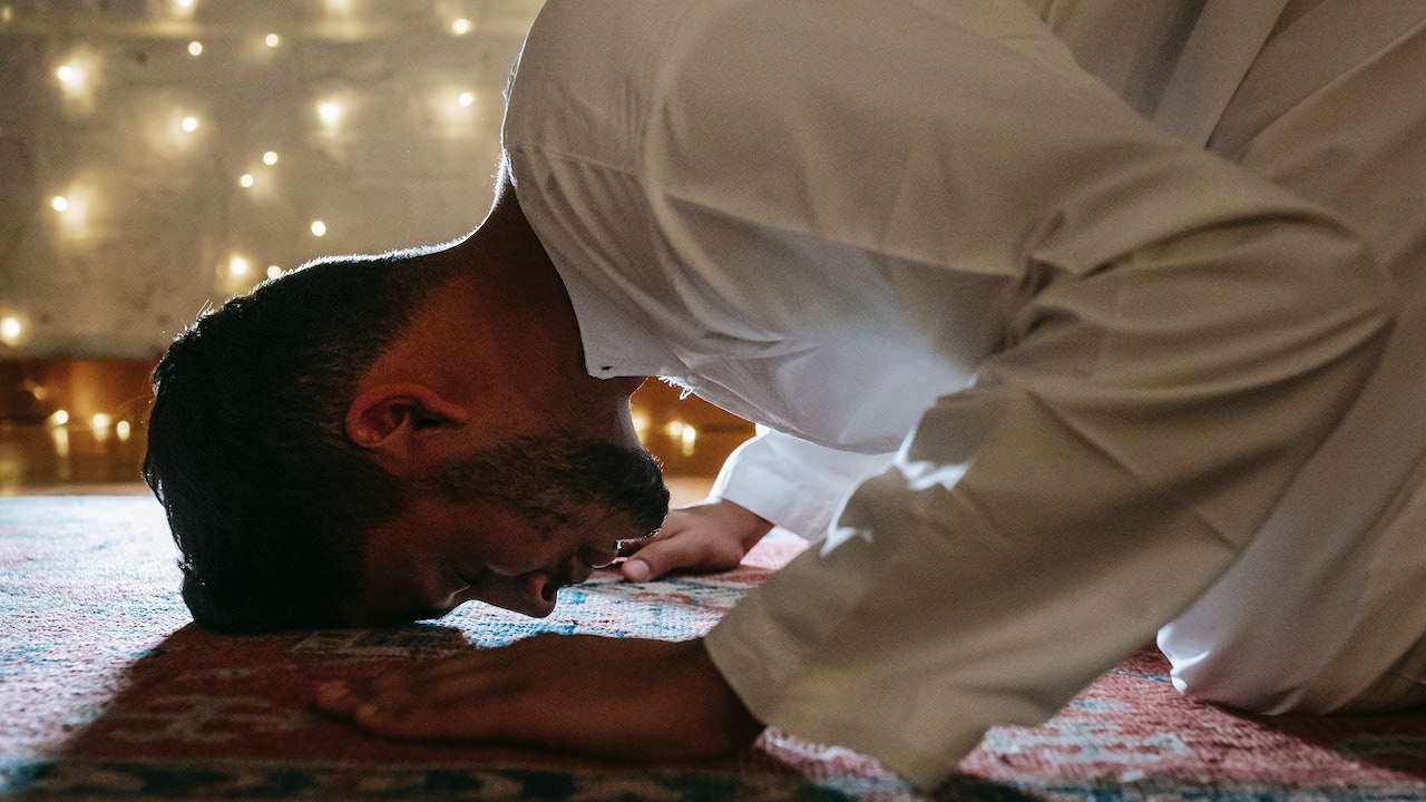 Niat Sholat Tahajud Lengkap Dengan Keutamaan Tata Cara Dan Doanya