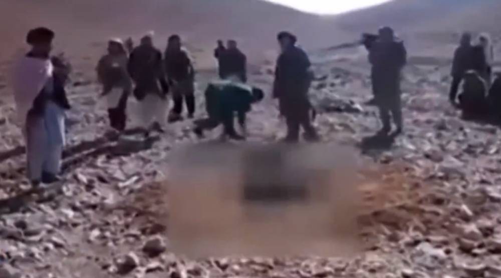 Horrific Video Shows Woman Stoned To Death For Having Pre Marital Sex