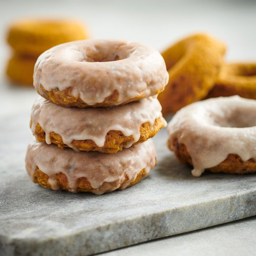 Baked Pumpkin Spice Donuts With Maple Glaze Meals Heels And Cocktails