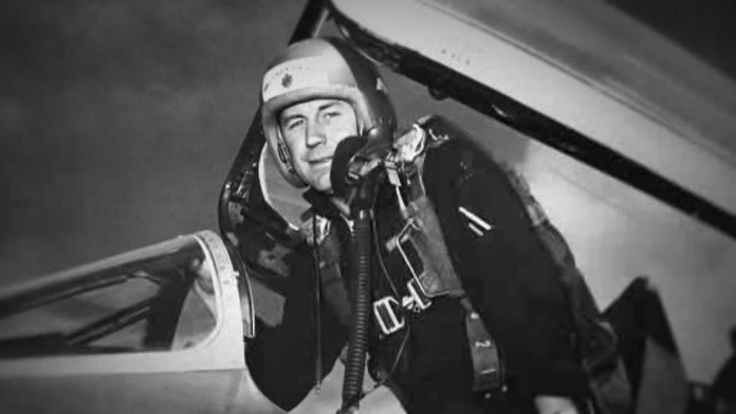 Chuck Yeager First Pilot To Break Sound Barrier Dies At 97 National