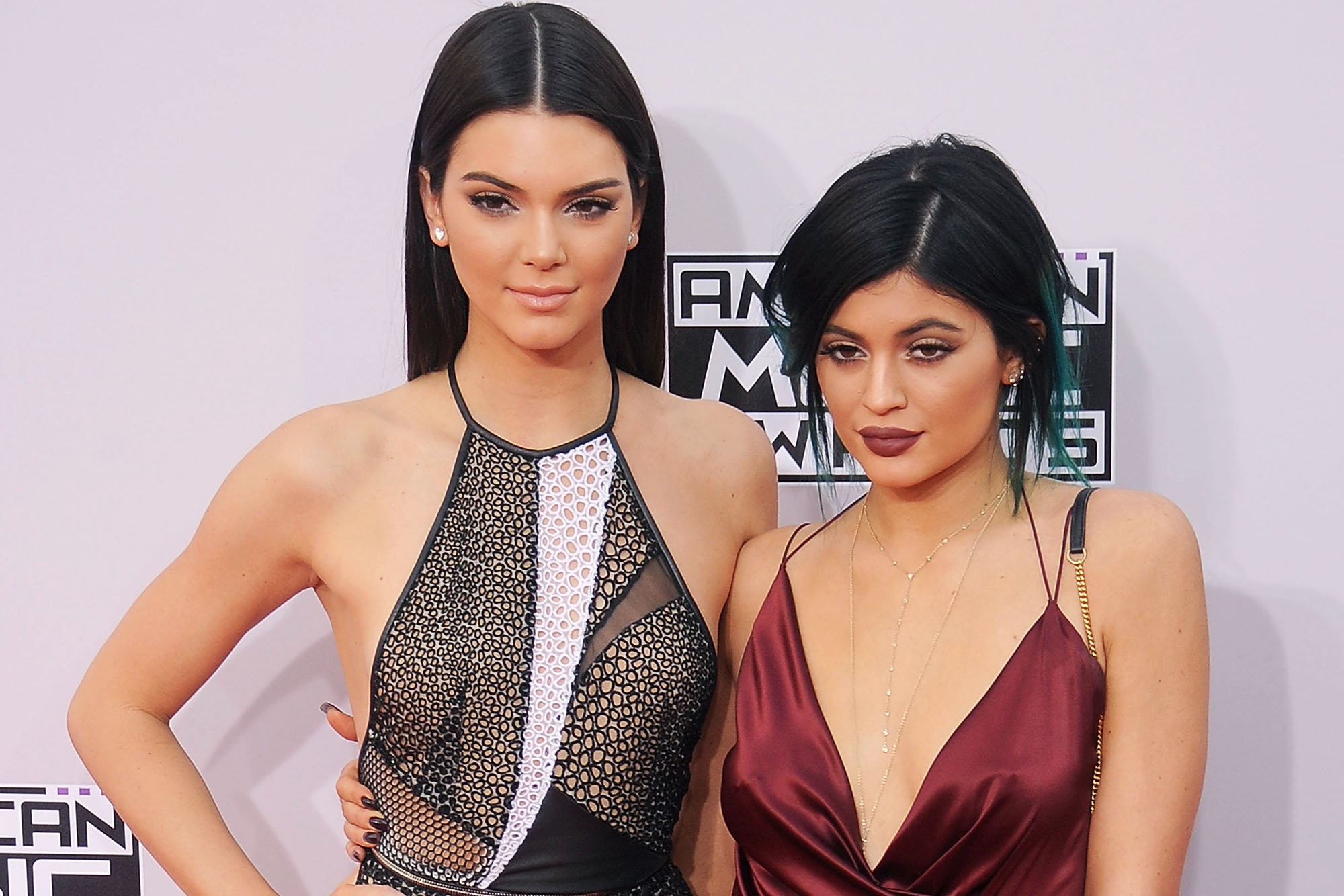 Kendall And Kylie Jenner Score ‘kardashian Spinoff