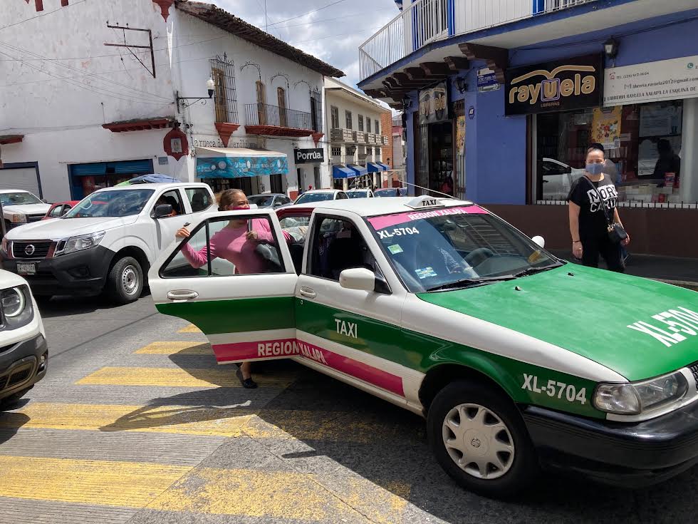 Caos Vial En Centro De Xalapa Tras Ampliación De Decreto Por Covid 19