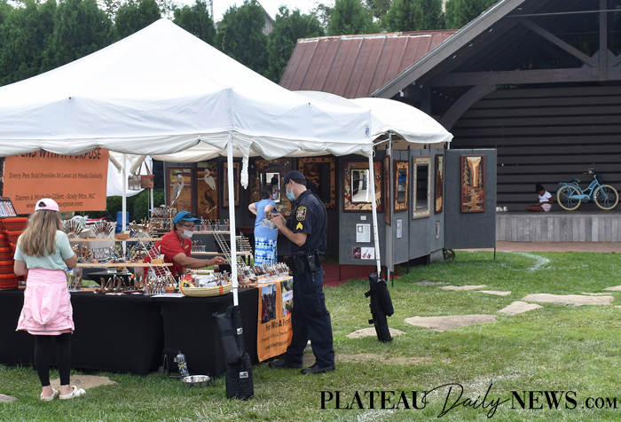 Highlands Mountaintop Art And Craft Show Draws A Steady Crowd Plateau