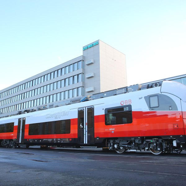 Siemens Desiro Ml Railcolor