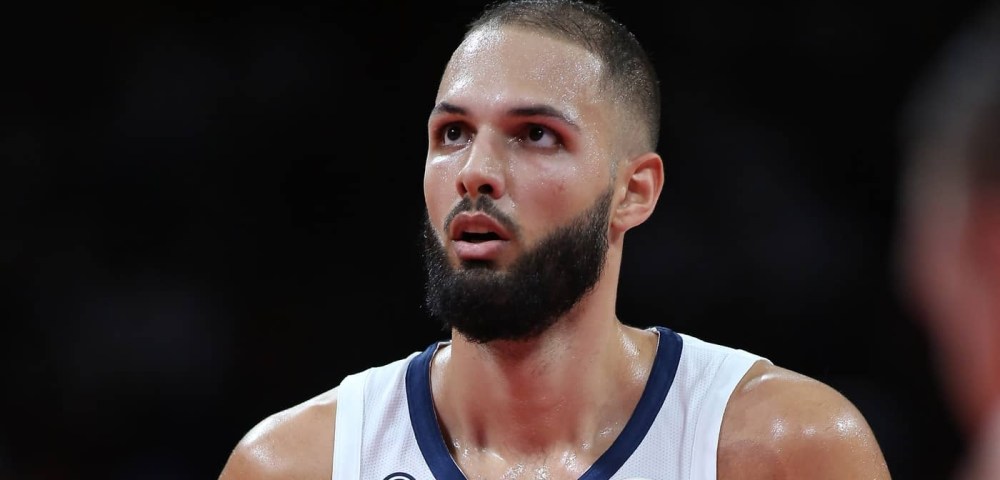 Tony Parker Veut Quevan Fournier Se Fasse Violence Cest La