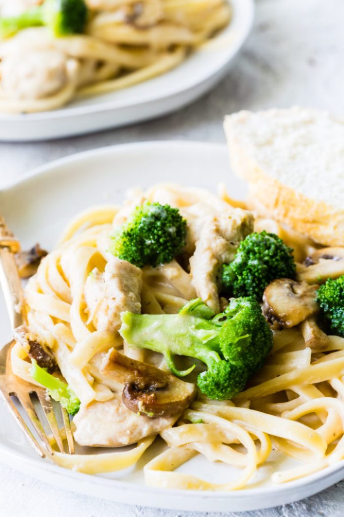 Fettuccine Alfredo With Chicken Mushrooms And Broccoli Easy Peasy Meals