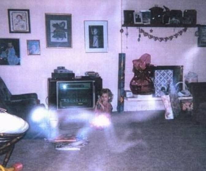 15 Real Or Fake Ghost Photos Horror Society