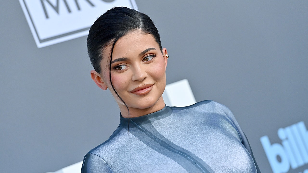 Kylie Jenner Shares A Sneak Peek Of Son And Daughter Stormi Local