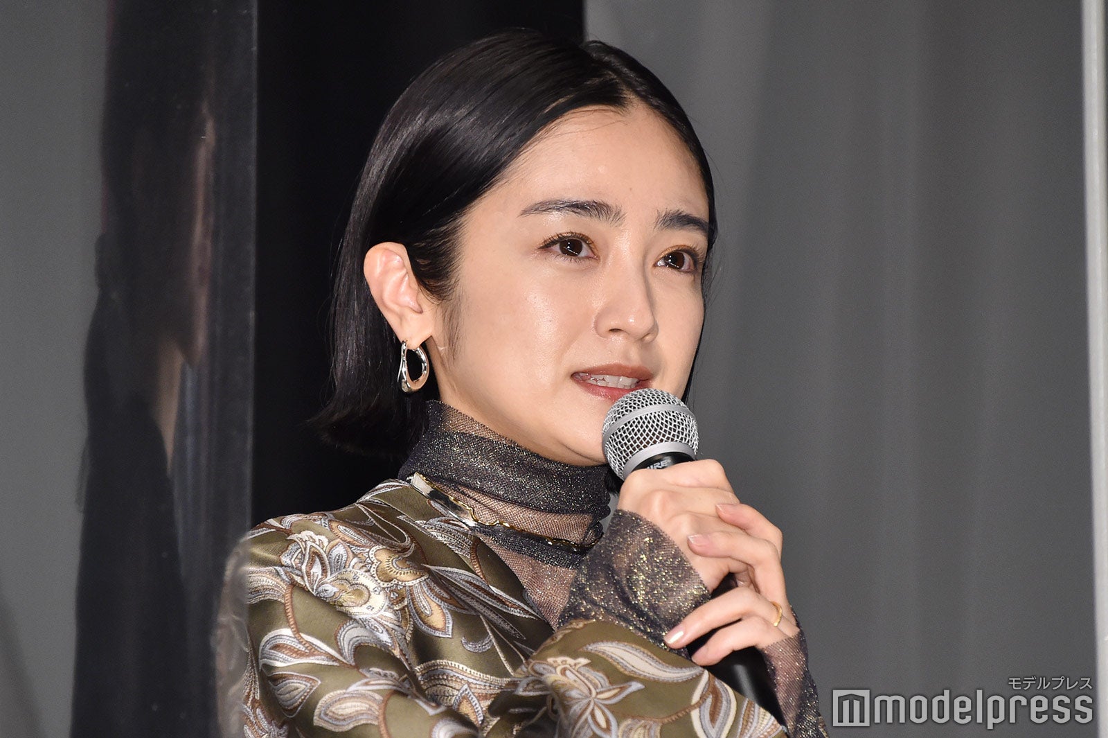 画像2052 安達祐実、美脚輝くミニ丈で花火楽しむ「変わらぬ可愛さ」「脚綺麗すぎる」の声 モデルプレス