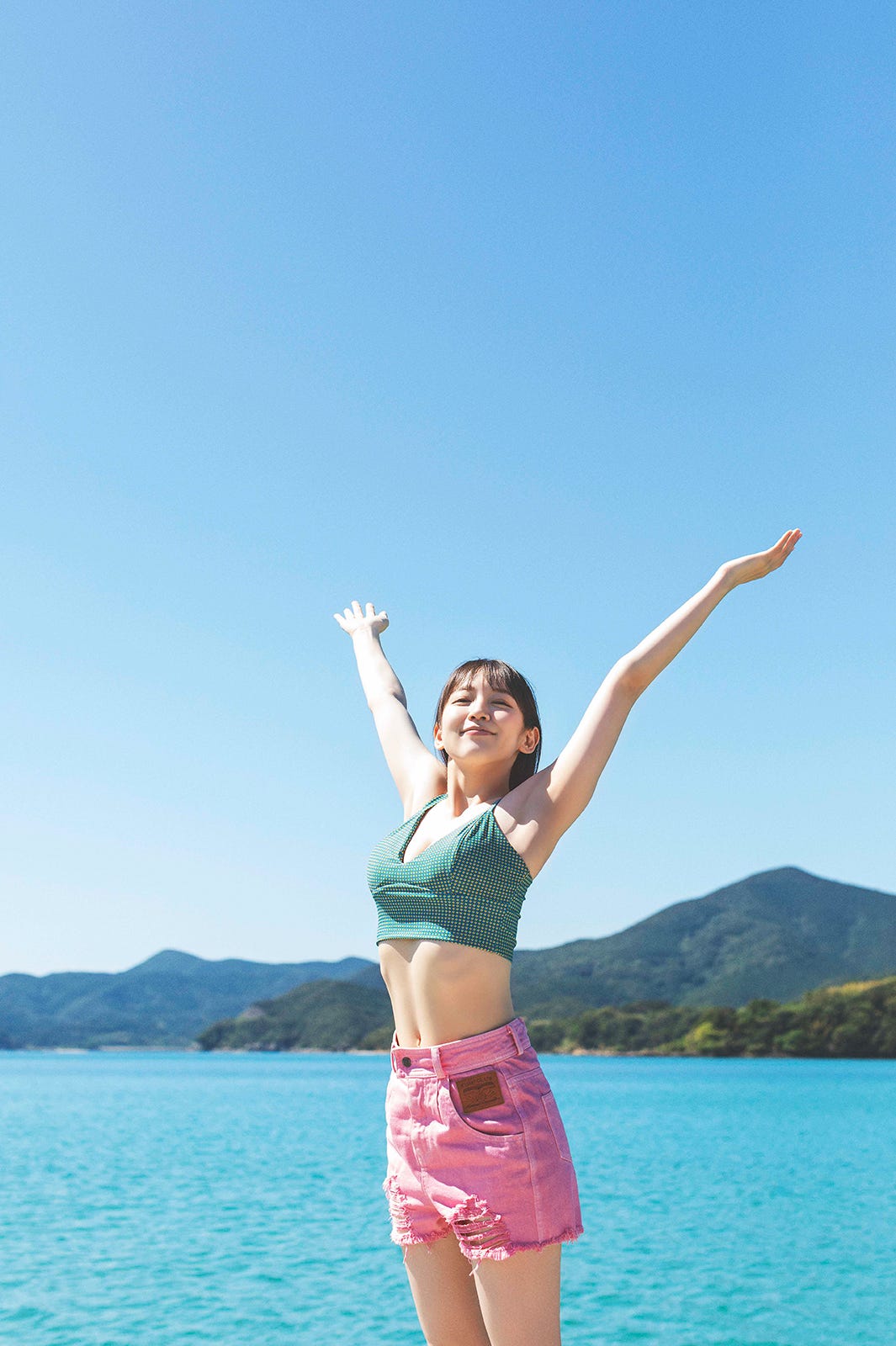 画像34 吉岡里帆、ベッドシーン・海で美ボディ披露 Wアニバーサリー写真集「日日」先行カット＆特典解禁 モデルプレス