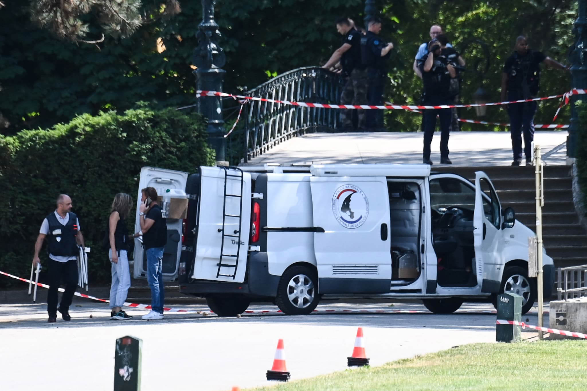 Attaque Au Couteau à Annecy Le Mobile De Lassaillant Reste Flou