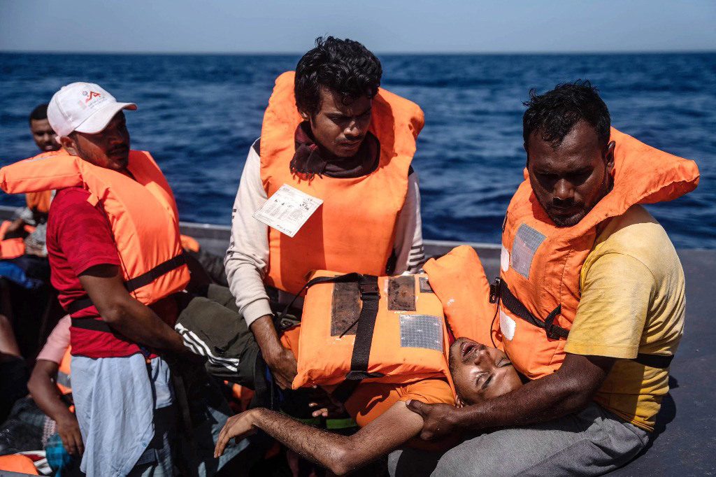 Desaparecen 41 Migrantes Por Naufragio En El Mar Mediterráneo