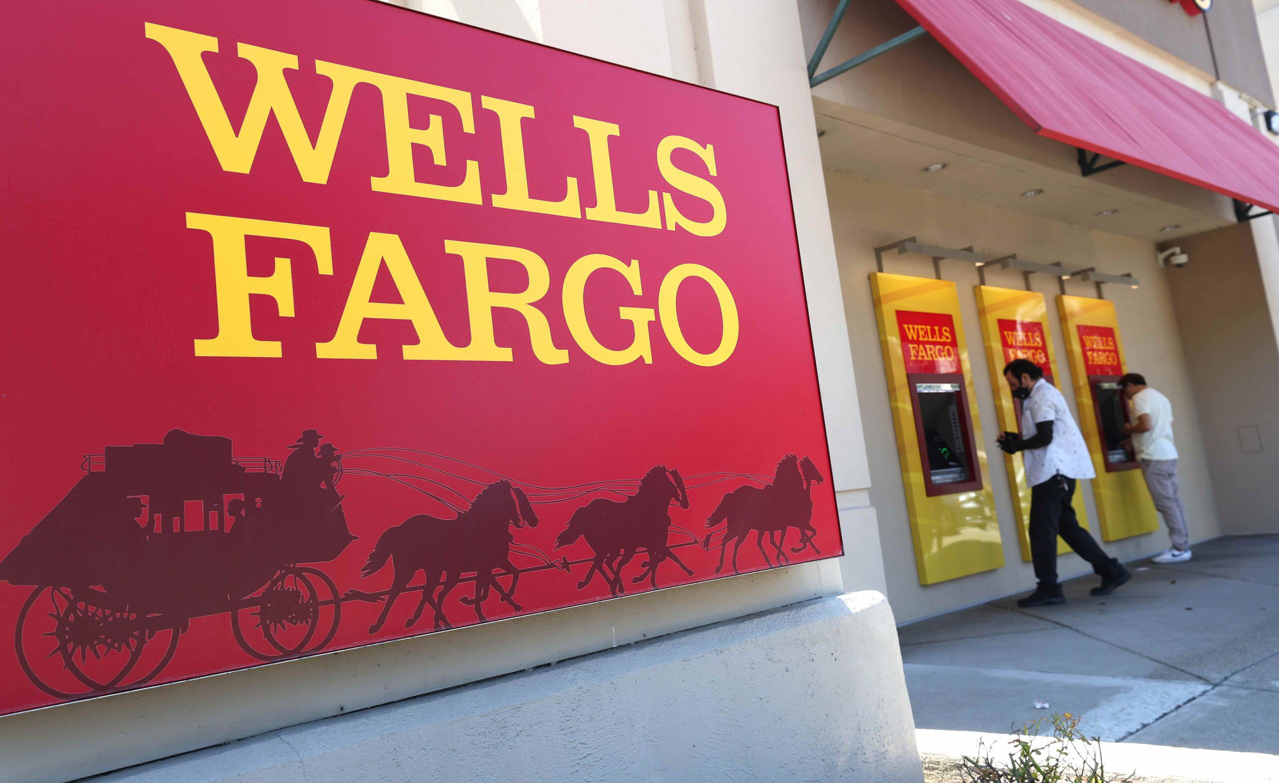 Wells Fargo Top Exec At Center Of Fake Accounts Scandal Sentenced To