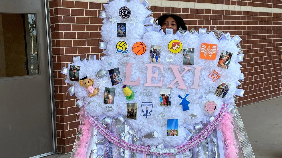 Share Your Photos Homecoming Mums Are A Unique Texas Tradition