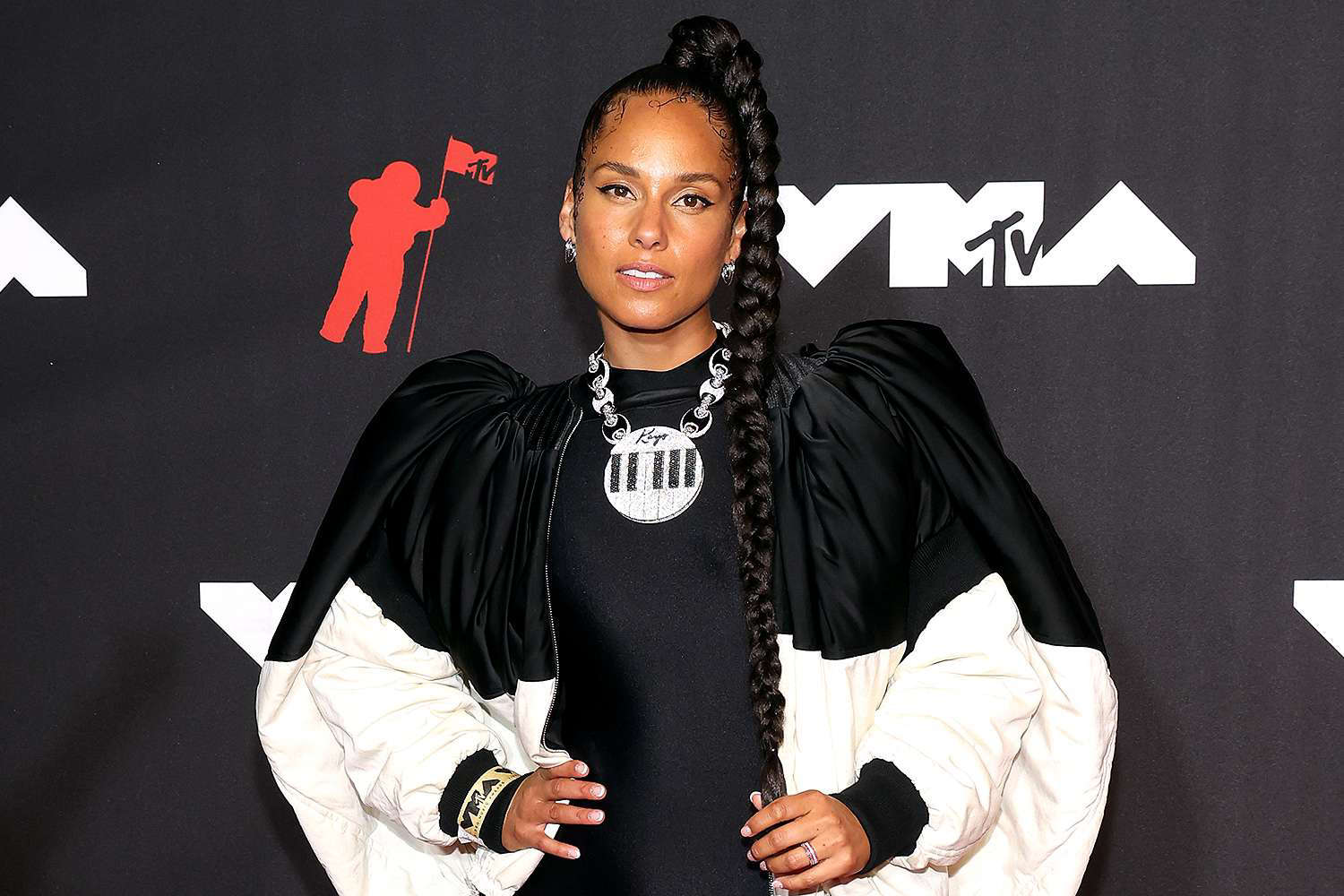 Alicia Keys Deletes And Clarifies Completely Unrelated Post About