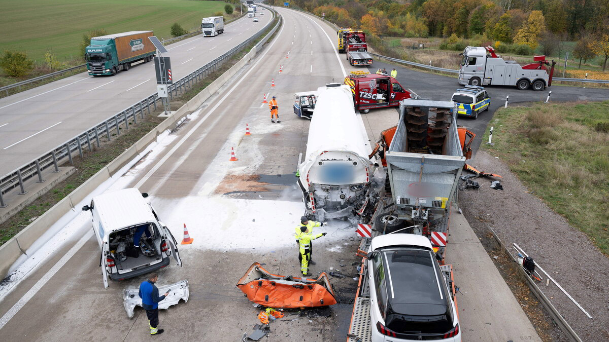 A4 Ein Toter Bei Unfall Mit Gefahrgut Lkw