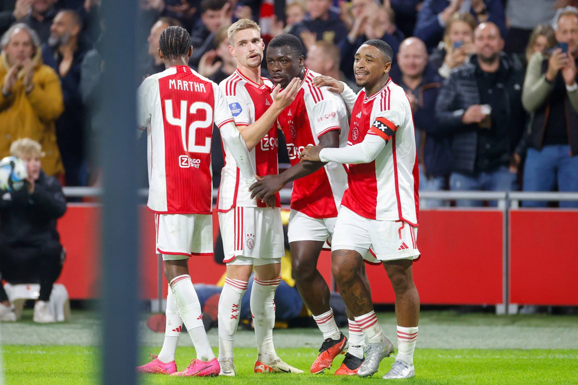 Ajax Loopt In Slotfase Weg Bij Heerenveen En Wint Weer Onder Van T Schip