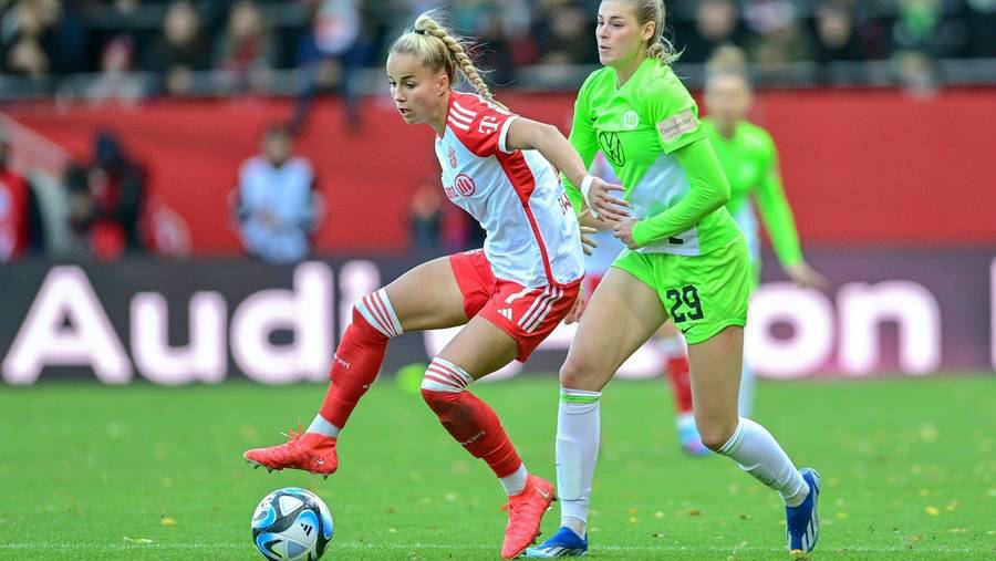 Spitze Erobert Bayern Schlägt Wolfsburg Im Frauen Topspiel