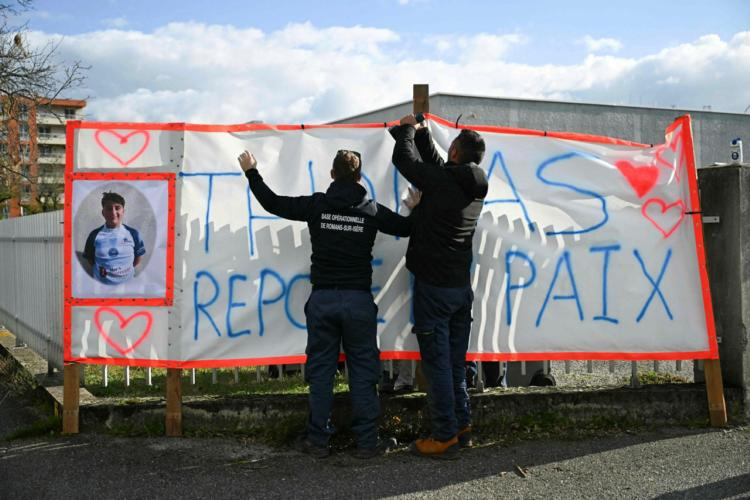 Mort De Thomas à Crépol Malgré Les Interdictions De Manifester La