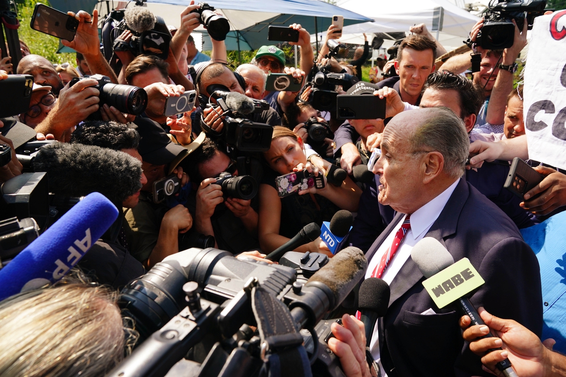 Rudy Giuliani Ordered To Pay 148m Election Workers He Defamed