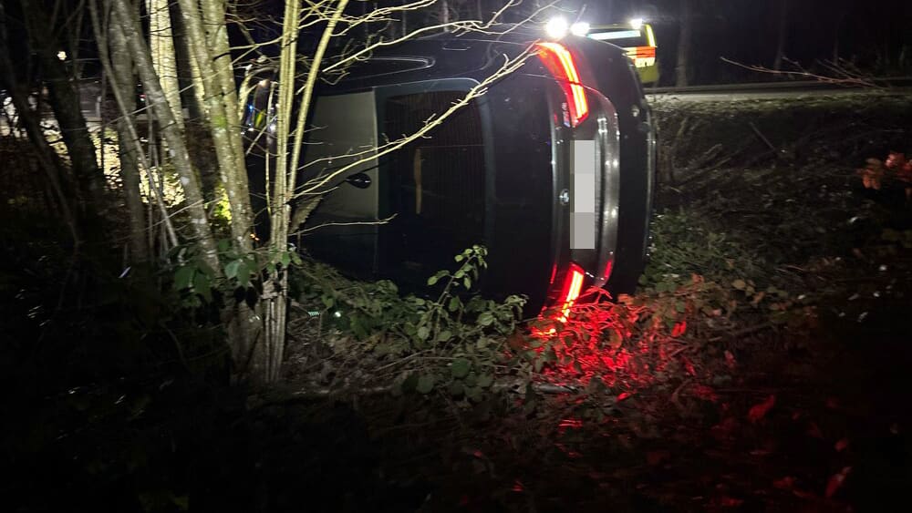 Fahrzeug überschlug Sich Betrunkener Autofahrer 22 Baut Unfall In