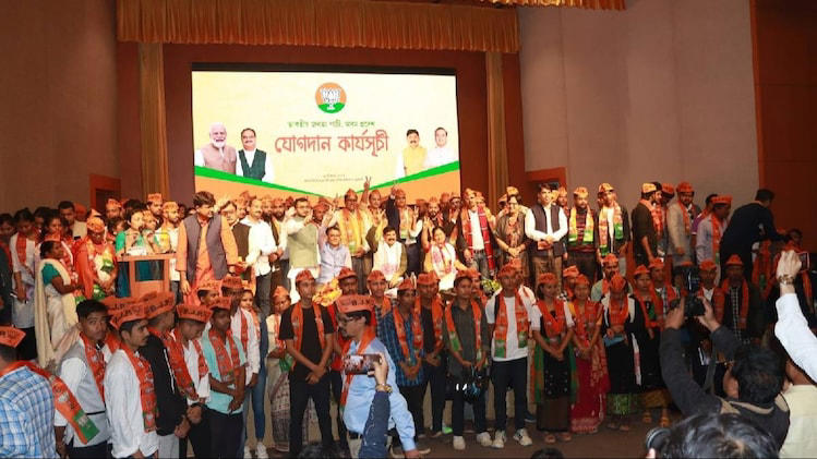 Assam 300 Former Aasu Workers Join Bjp In Mega Joining Programme In