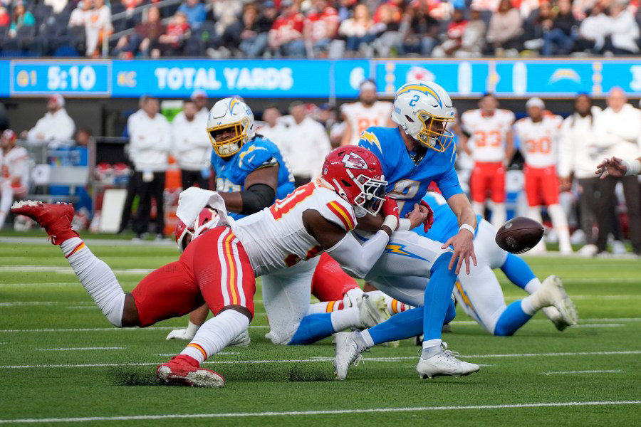 Chiefs Second Unit Anchors Final Regular Season Win Over Chargers