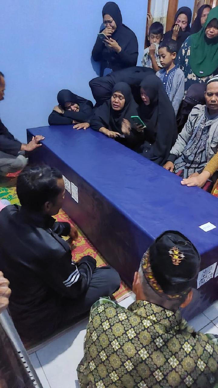 Jenazah Wni Korban Tppo Di Kamboja Diserahkan Ke Keluarga