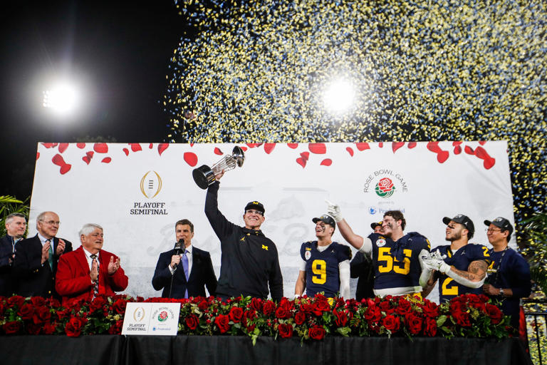 Michigan Football Tops Alabama In Rose Bowl 27 20 In Ot To Go To